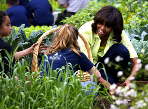 Michele Obama veut encourager les Américains à cuisiner à la maison ...